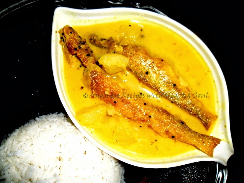 Assamese Recipes: Nemu Tenga Masor Jool ( Fish Sour curry with Lemon)