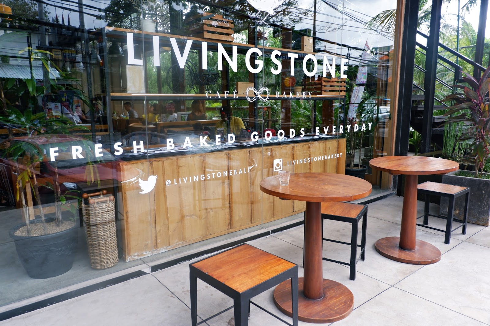 LIVINGSTONE CAFE & BAKERY, PETITENGET, BALI - Icha Khairisa