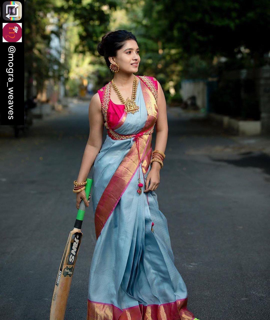 How to Get A Designer Saree Look with a Simple Saree