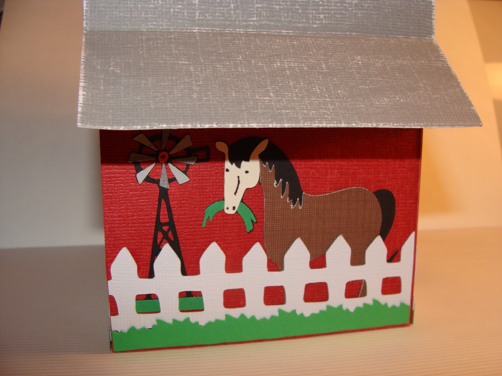 Eastunders Creations: Barn Exploding Box and Tutorial!