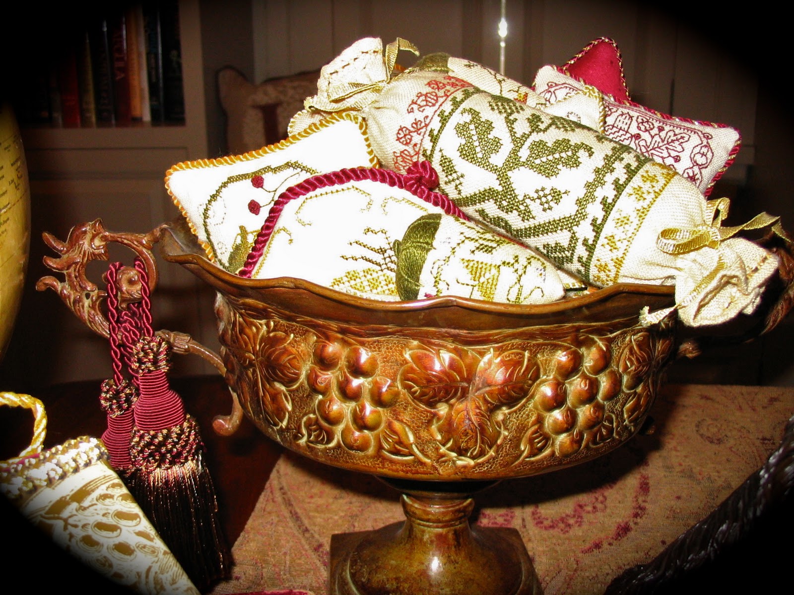 Baroque Embellishments: December 2011