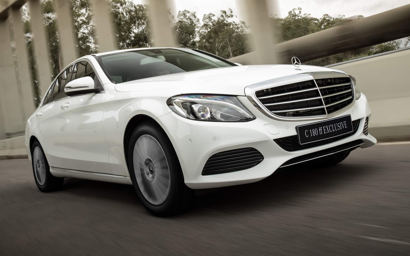 Mercedes C180 2018 é vendido com taxa zero em julho