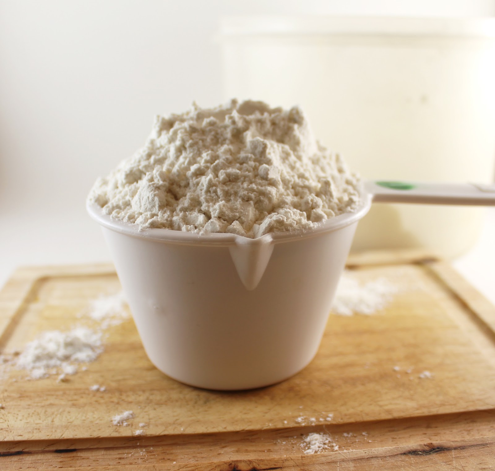 Nat's Adventures in Baking: Baking Basics: Measuring Liquids Vs. Solids