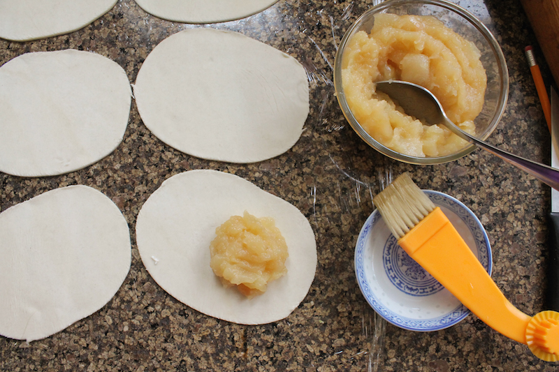 Food Lust People Love: Chaussons aux Pommes