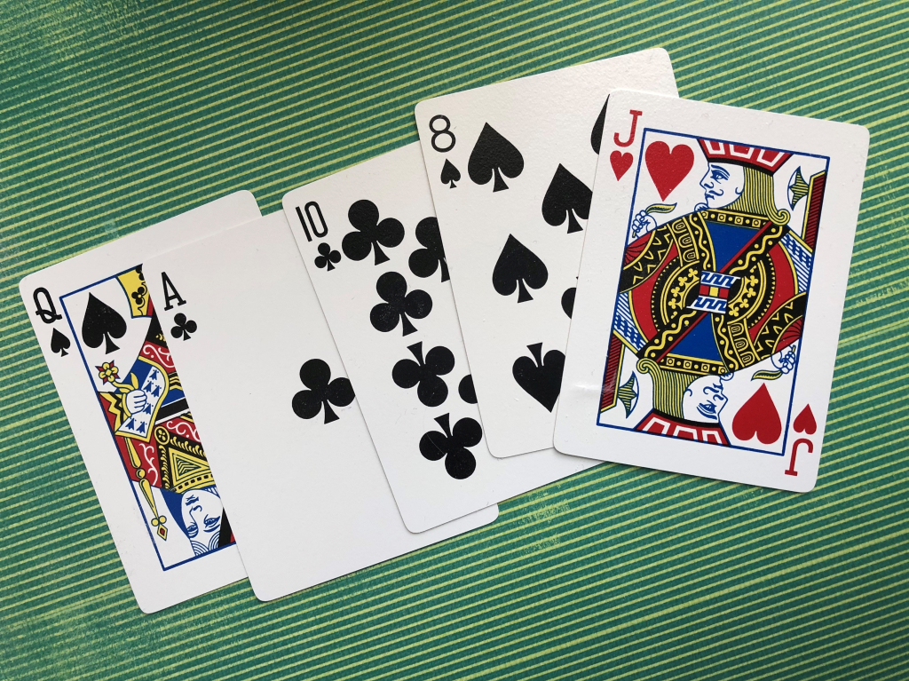 Art of Cartomancy : Split Combinations in Cartomancy