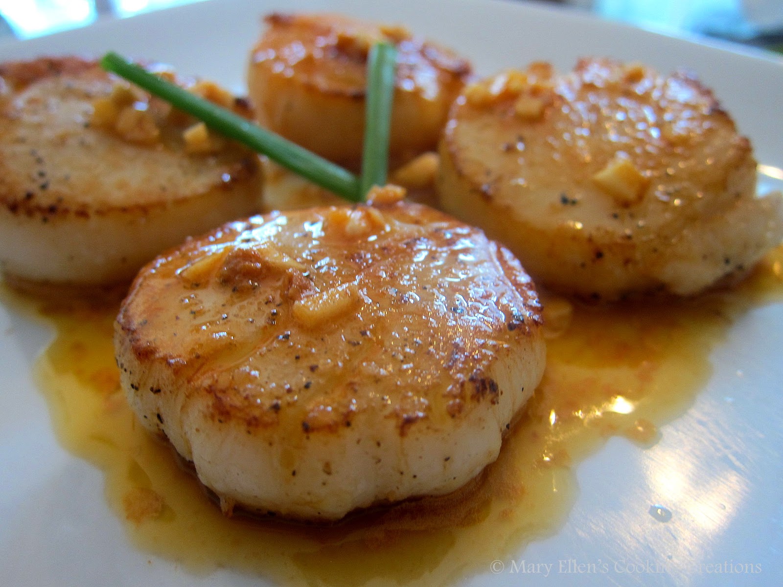 Mary Ellen's Cooking Creations: Seared Scallops with Garlic Chile Butter