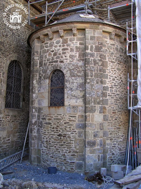 LA FRANCE MEDIEVALE: SAINT-GILDAS-DE-RHUYS (56) - Abbatiale Saint-Gildas (Extérieur)
