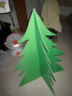 The Home Ec Amateur: Cardboard Christmas Tree Cutout