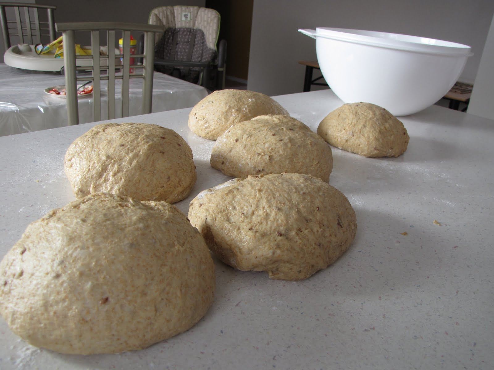 Homemaking Pilgrim: Tutorial: Making Homemade Bread