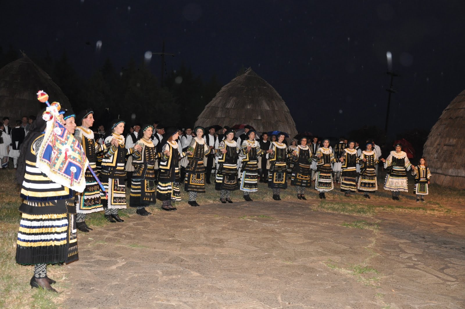 ΠΟΡΤΡΑΙΤΑ ΣΑΡΑΚΑΤΣΑΝΑΙΩΝ
