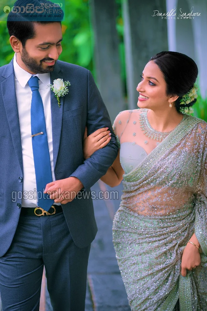 📷 විජේදාස රාජපක්ෂ පුත් රඛිත විවාහ ගිවිසගැනීම වෙනුවෙන් කළ ෆොටෝ ෂූට් එක