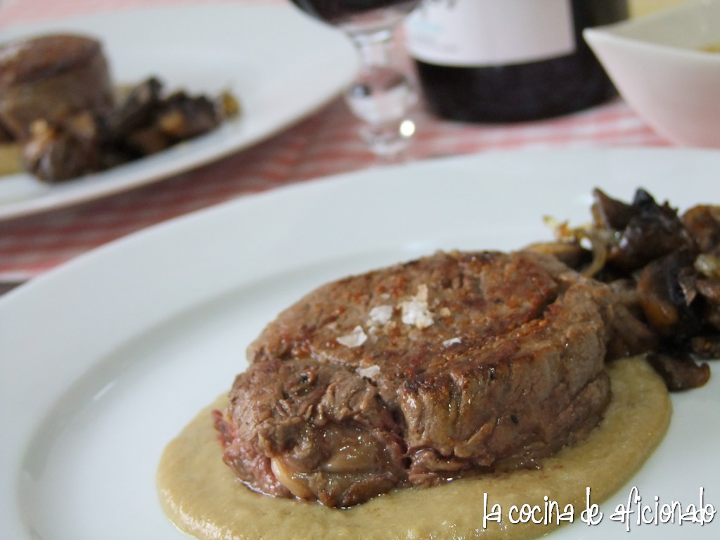 la cocina de aficionado: Solomillo de ternera sobre salsa de foie