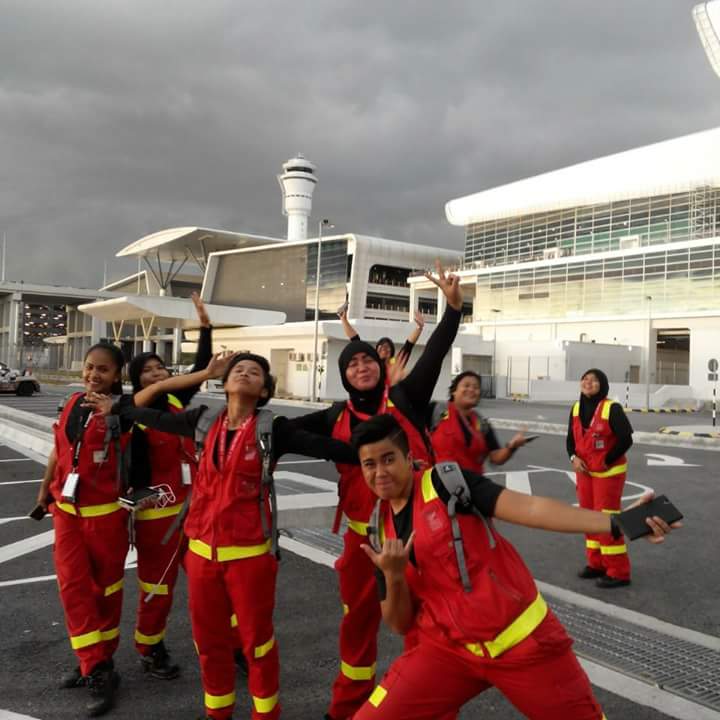 It's Mir Mira blog...: Kerjaya sebagai Ramp Agent ( Airasia )