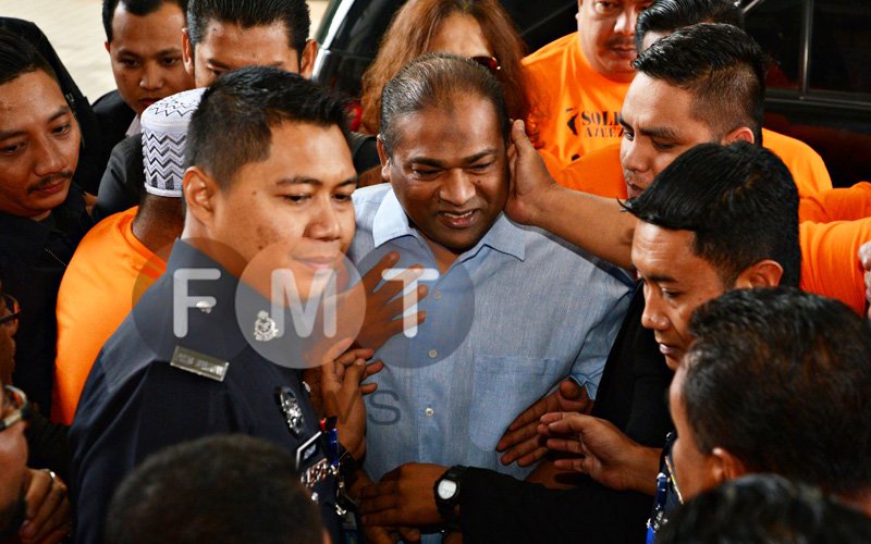 Datuk Seri Abdul Azeez Abdul Rahim dan abangnya bebas hari ini