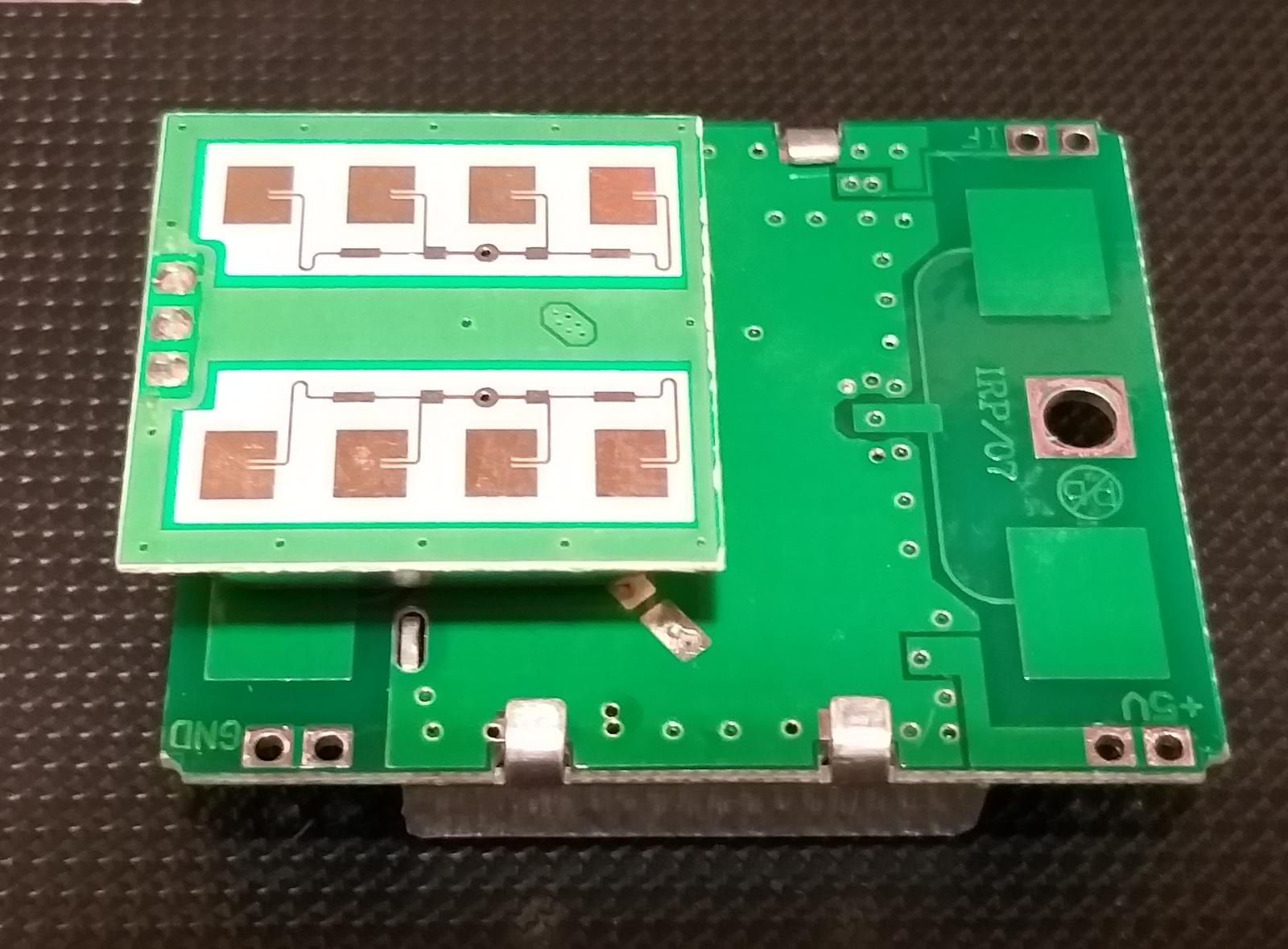 IK1ZYW Labs: Size of CDM324 vs HB100