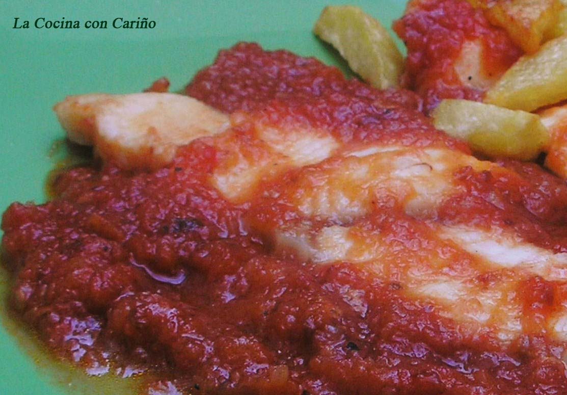 FILETES DE CAZÓN CON TOMATE