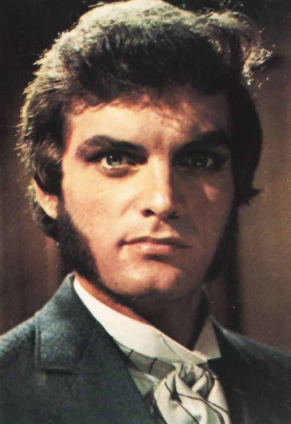 Shadows on the Wall: An Online Dark Shadows Fanzine: 1897: Quentin Collins