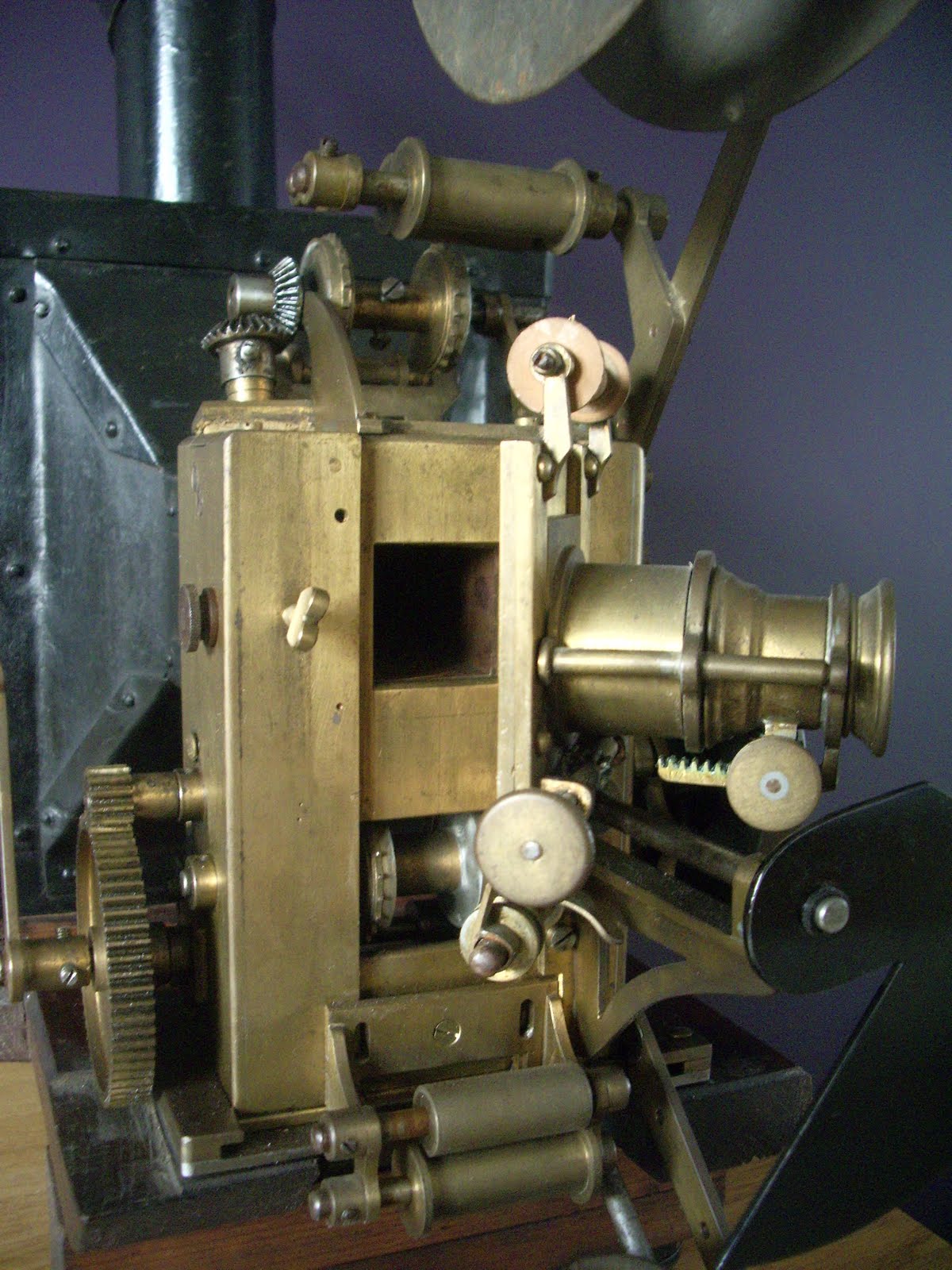 Onbekende 35mm projector ~ Cinegraphica
