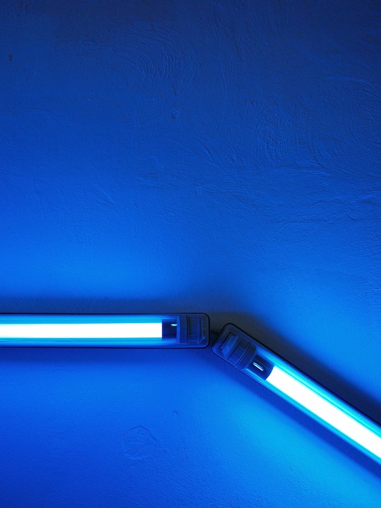 La luce blu NON fa male alla vista... Sicuri?