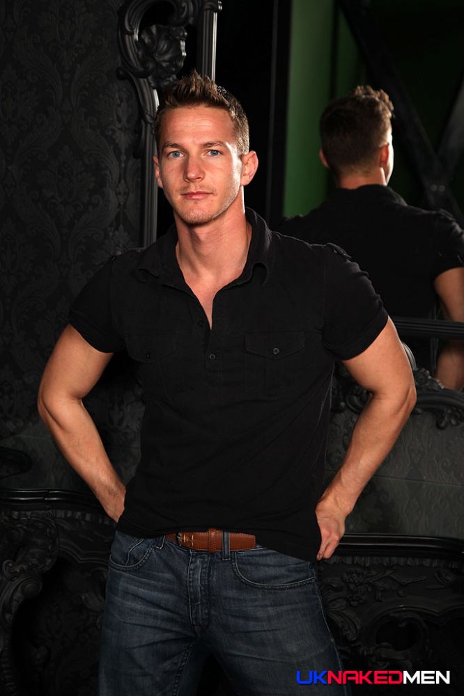 Daily Bodybuilding Motivation: MODEL DARIUS FERDYNAND