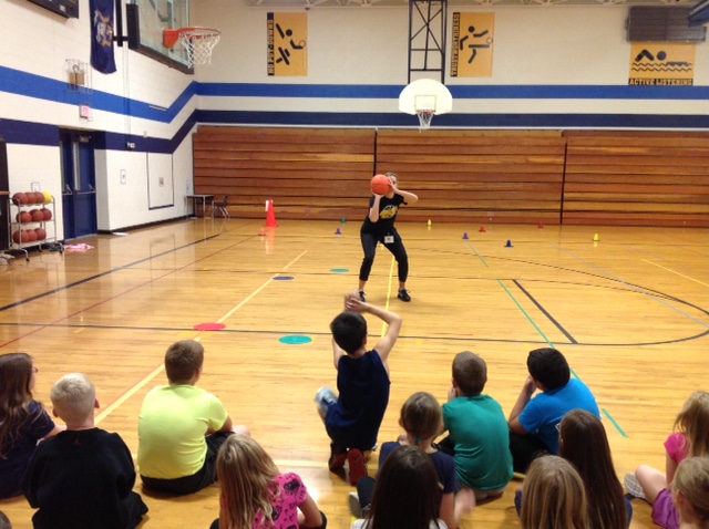 Carly's PE Games: Fun P.E. Game "Hide Out" and Girl's Basketball