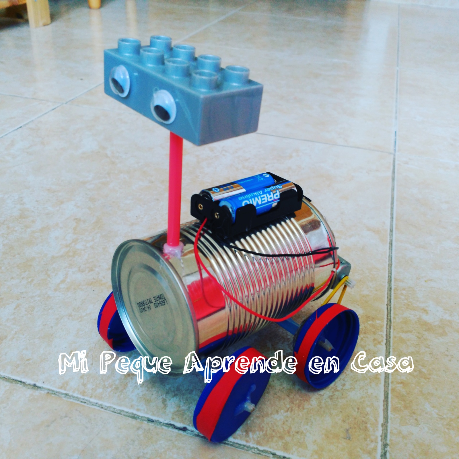 Mi Peque Aprende en Casa: Robot Explorador con elementos Reciclados