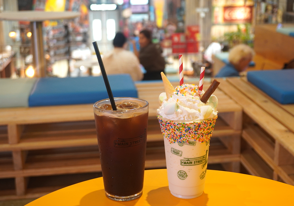 A Cafe with New York-style Interior Design (Main Street) 메인스트리트