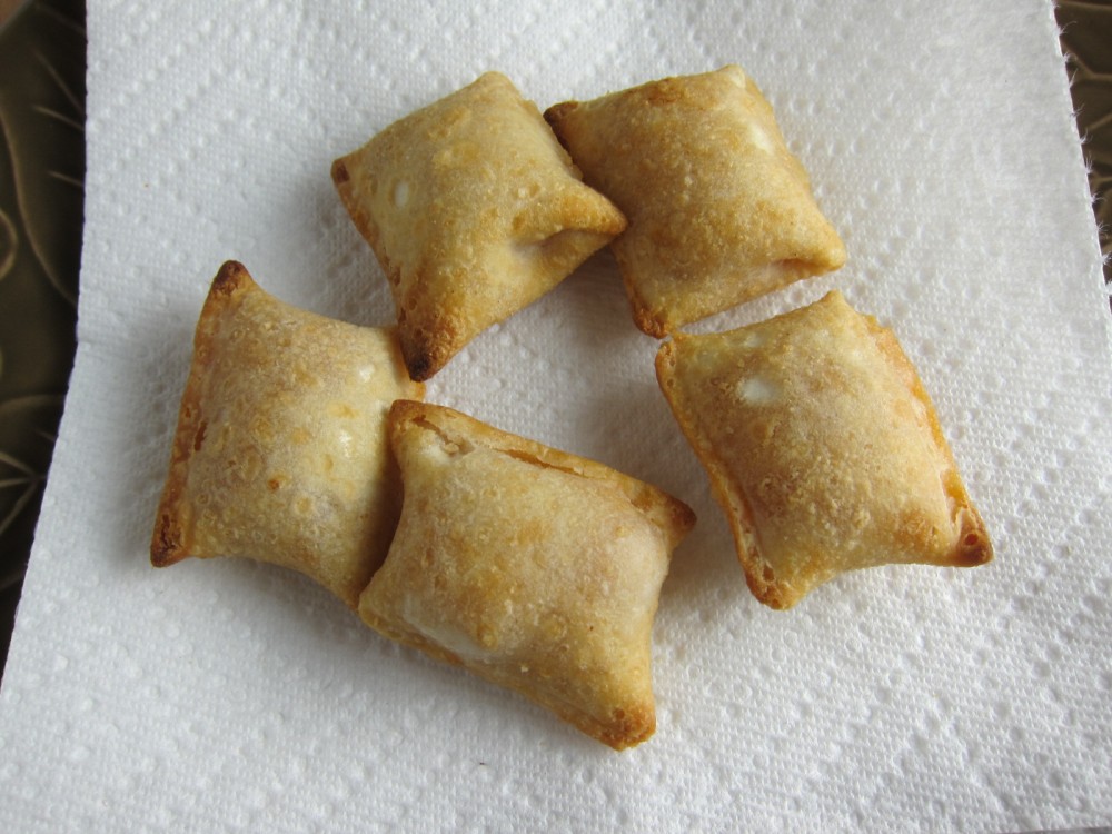 Frozen Friday: Totino's Buffalo Chicken Rolls