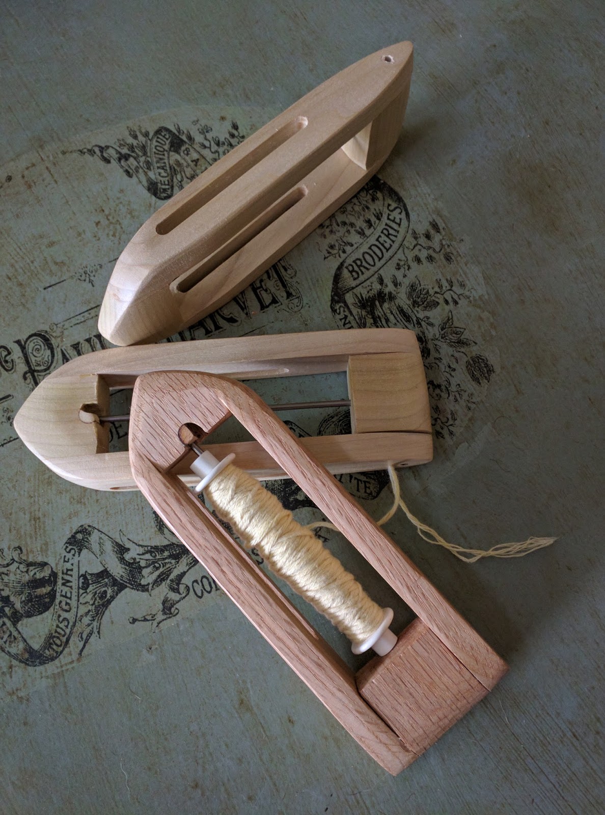 She's just a girl who creates...: Handmade Rigid Heddle Yarn shuttle