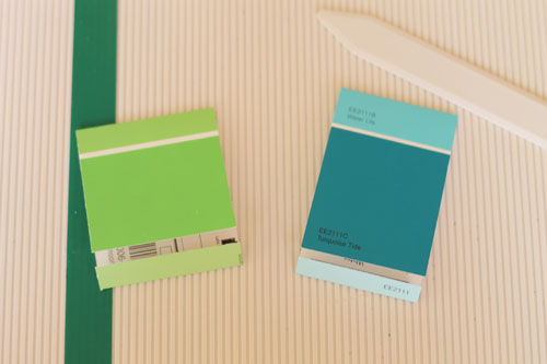 Hardly Housewives: Guest Post: Paint Chip Notebooks