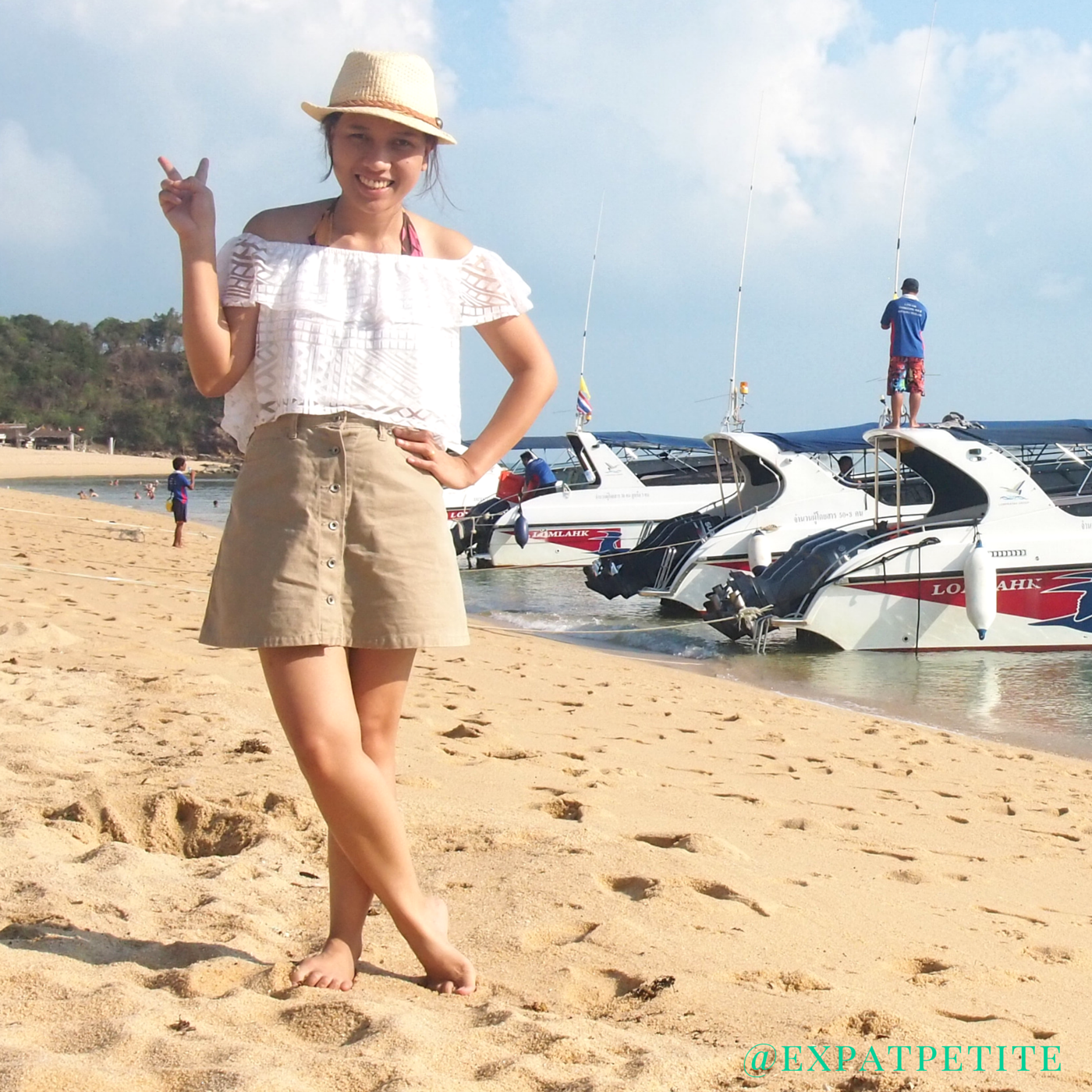 Light Outfit Guide on the Beach