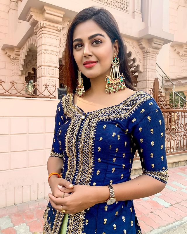 Monal Gajjar Wiki Biography, Web Series, Movies, Photos Age, Height and ...