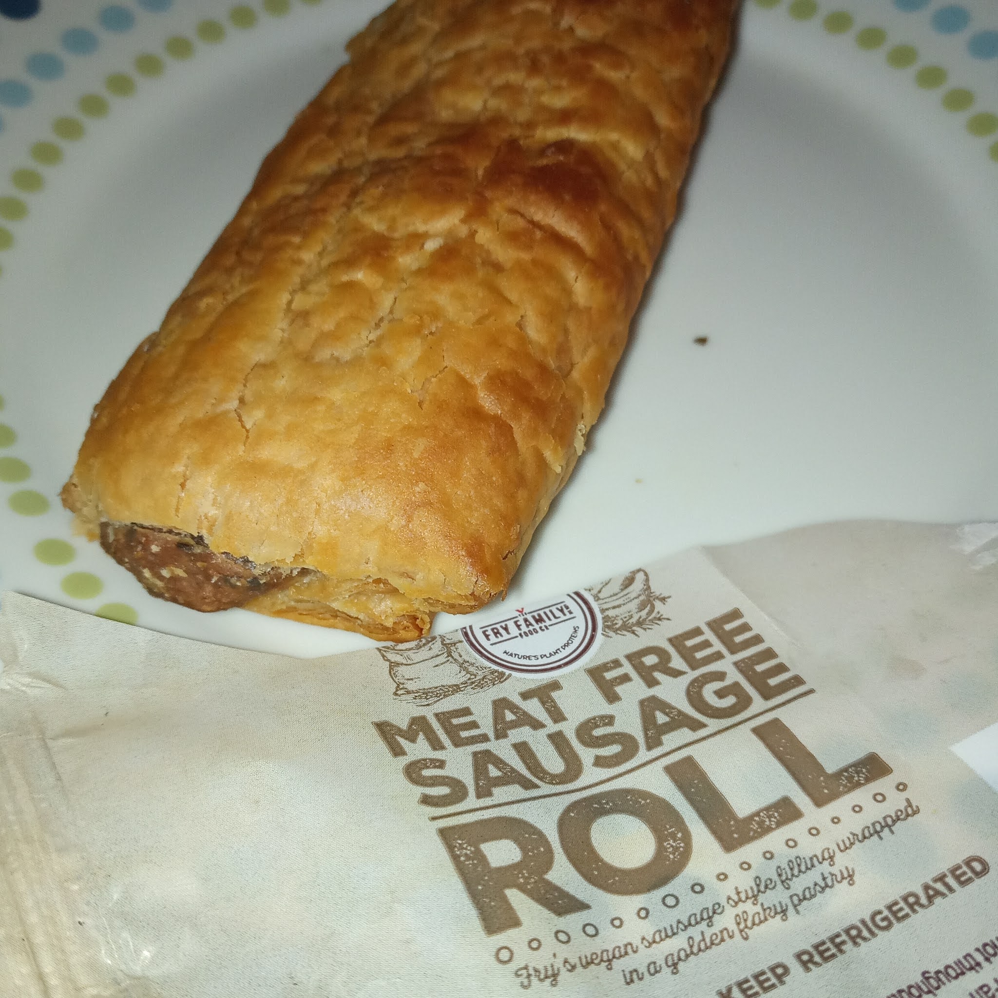Supersupergirl's Food Reviews: [Review] Fry's vegan Meat Free sausage roll