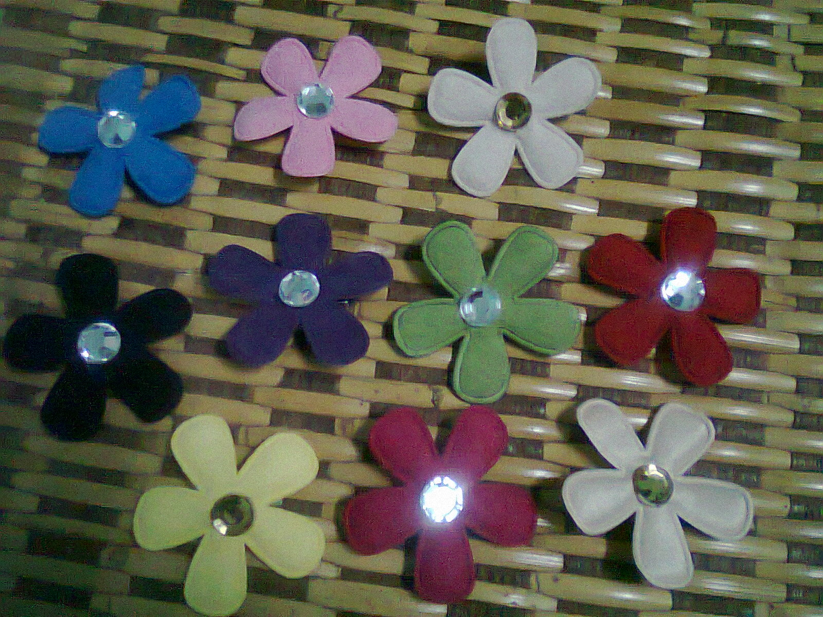 HOME DECORATION AND GIFT: PIN BUNGA