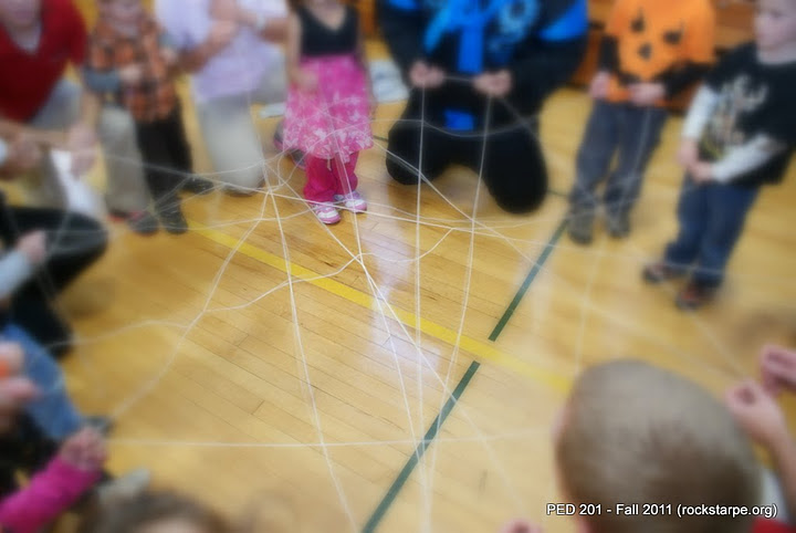 PEach 1 Teach 1: GAME:making a spider web>Pre-K