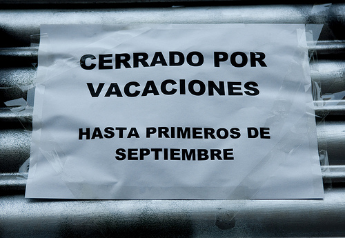 BAD BLACK MANAGEMENT: Cerrado Por Vacaciones Volveremos En Septiembre ...