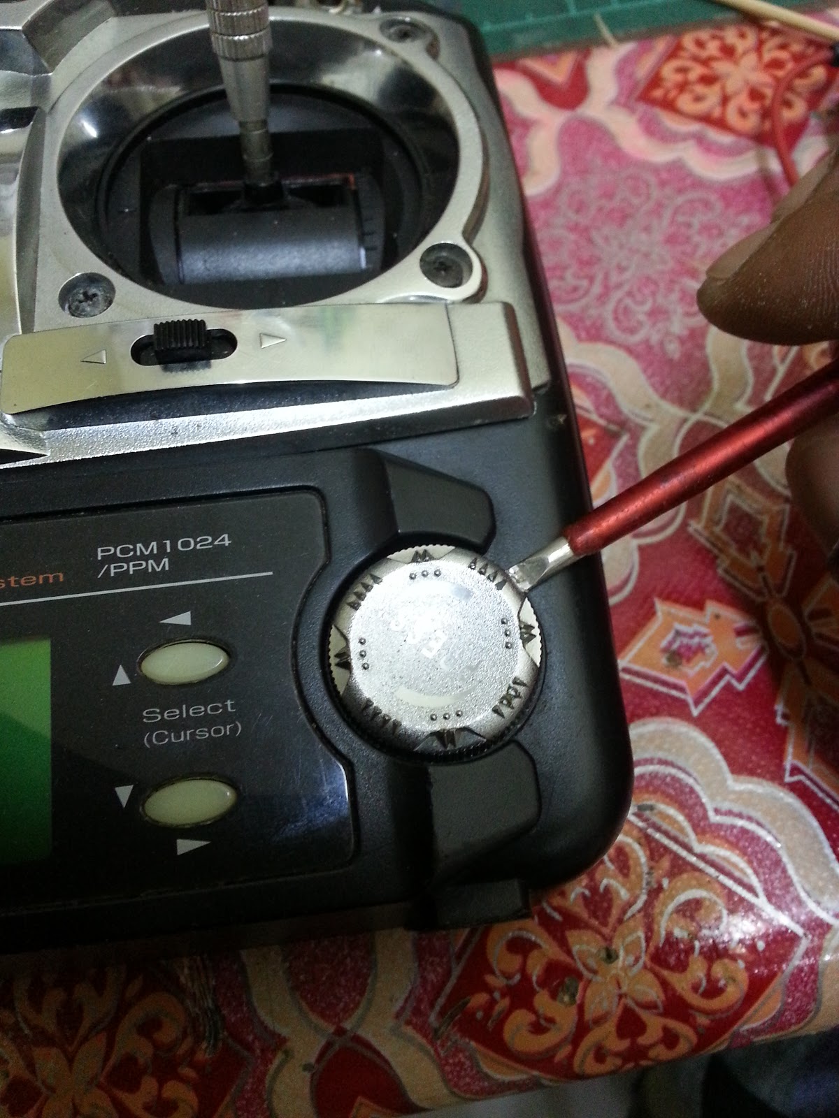 Kaysee RC World: Futaba 7CHP PPM/PCM Backlight Mod