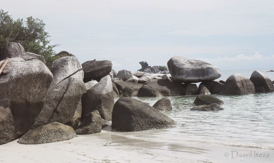 Hikayat Batu Kelayang Belitung (Batu Garuda) Pantai Tanjungkelayang ...