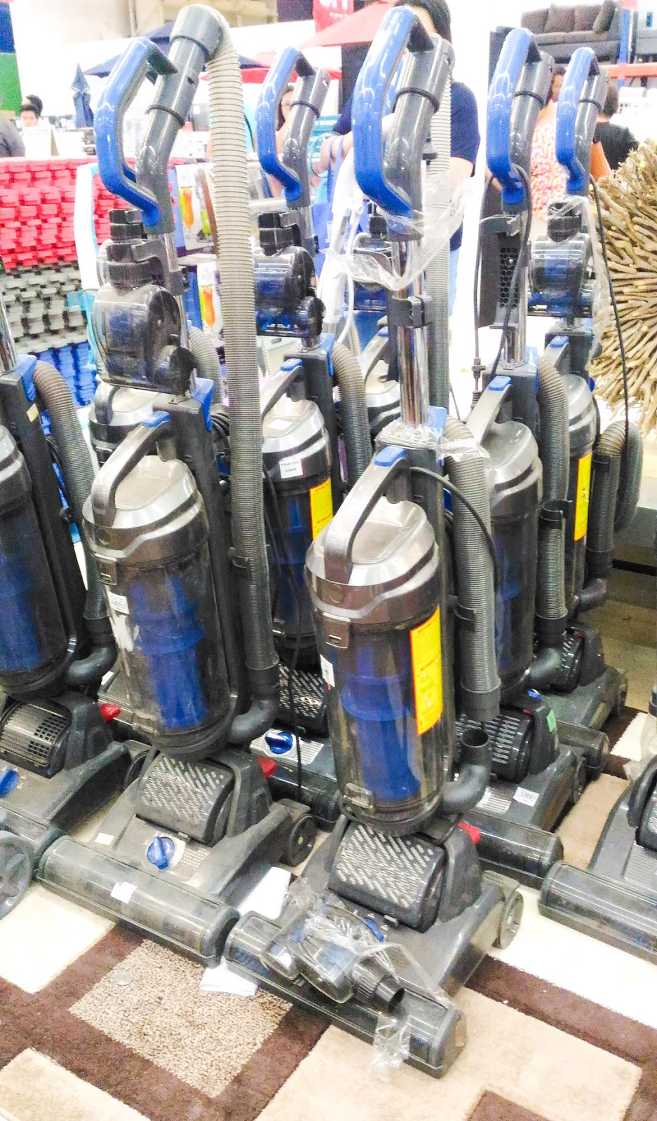 HMR Trading Haus: imported surplus items at a low price