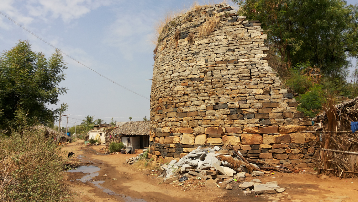 The brave Kannadiga villagers of Tumakuru District who fought off ...