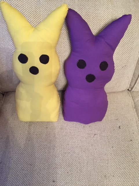 Prims By The Water: Peep Peep