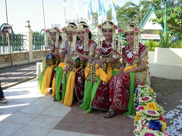 MENGENAL SUKU BANJAR (DEUTRO MELAYU), KALIMANTAN - BEDENAI INFO