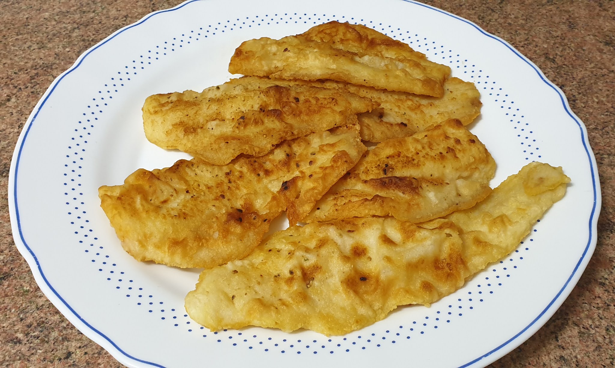 Salpimentamos los filetes de merluza (se puede preparar con cualquier ...