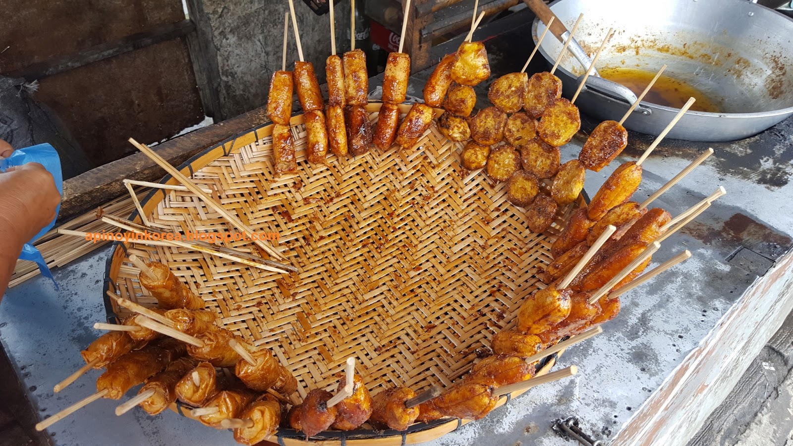 A Pinoy in Korea: Philippine Snacks: Pilit Nga Turon!