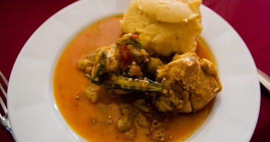 Cantina do Mundo: Angola - Luanda: Funge com Moamba de galinha