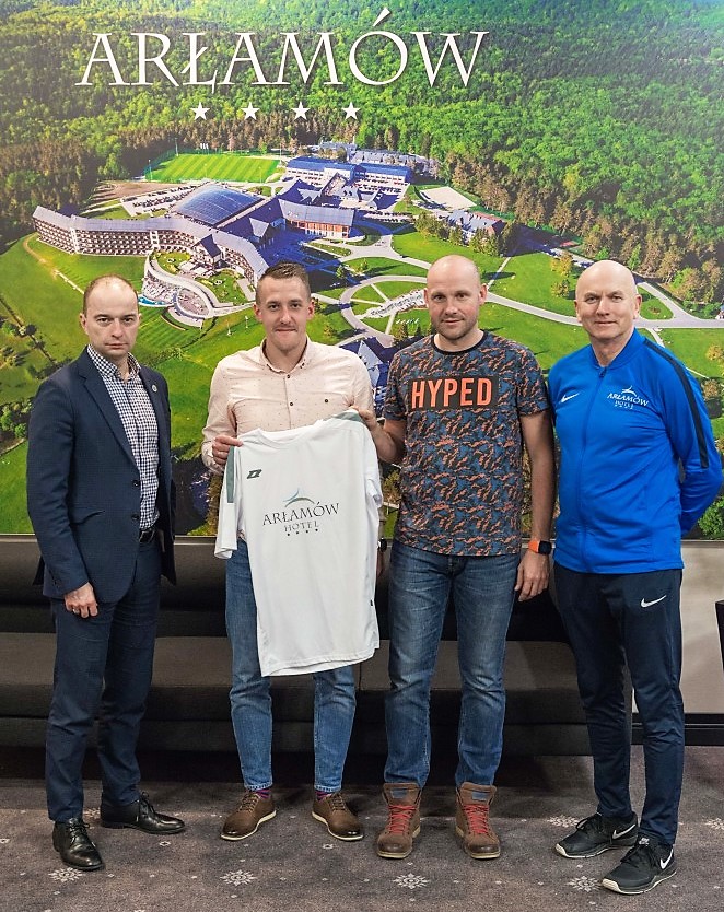 Z Ekstraklasy do okręgówki. 27-letni Patryk Fryc melduje się w ...