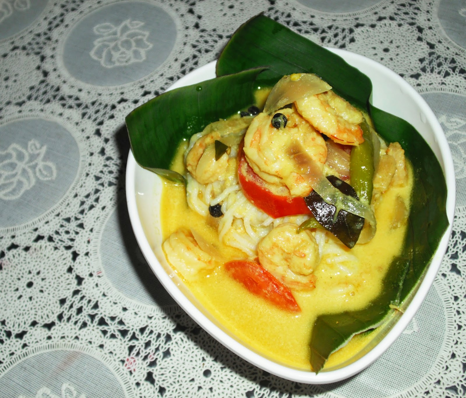 ROSHAN's CUCINA: Prawn Moilee | Kerala Prawn Stew | Chemmeen Ishtew