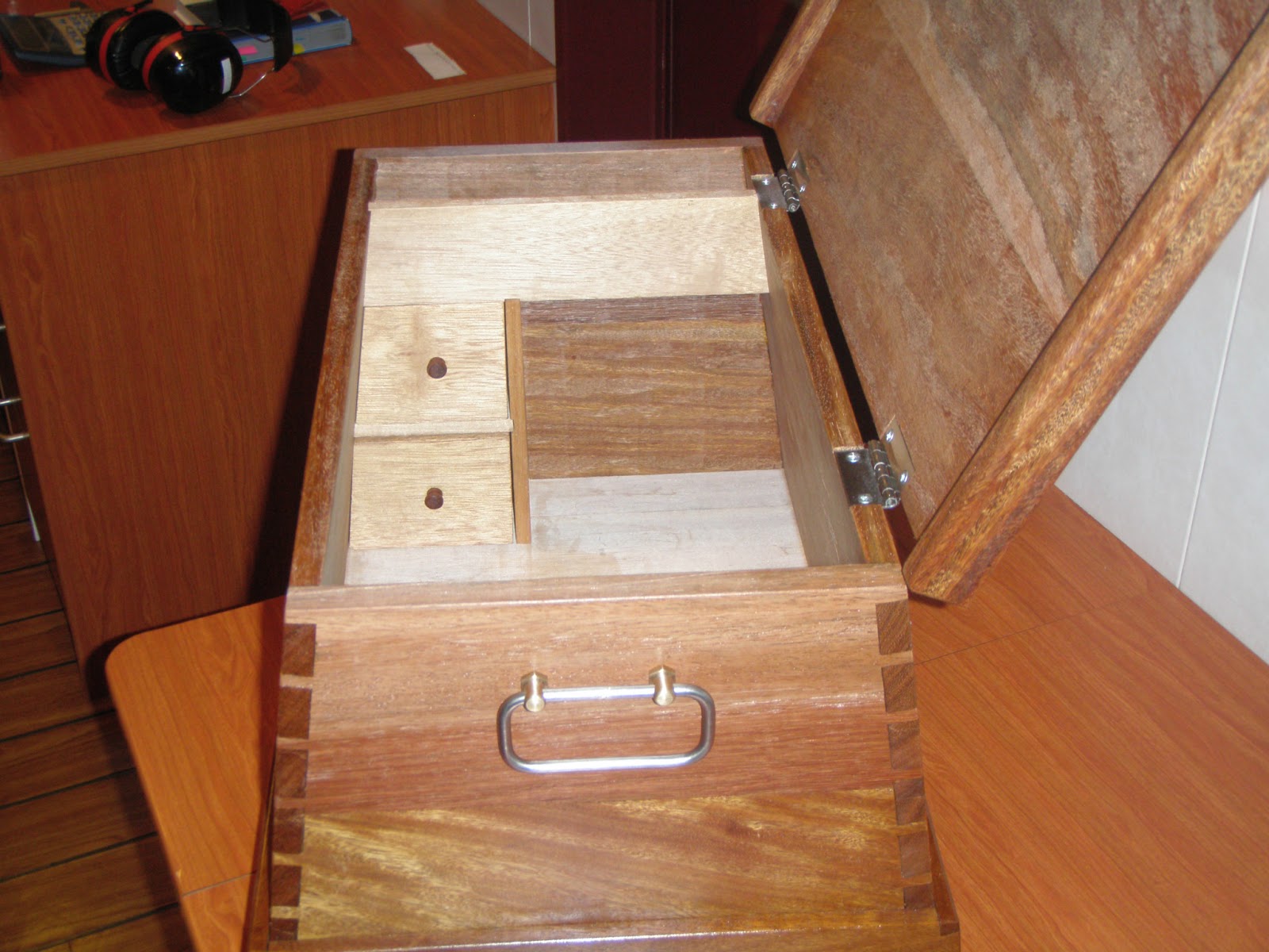 Mulesaw: The finished sea chest