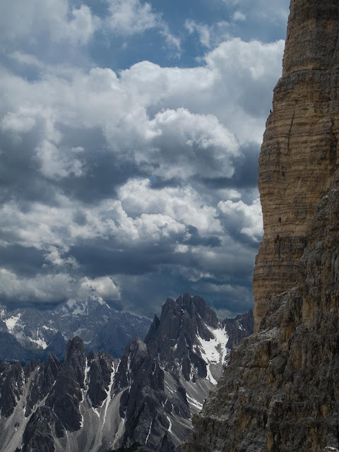 URBONETI: DOLOMITAS. SPIGOLO GIALLO A LA ANTECIMA DE LA PICCOLA DE LAVAREDO