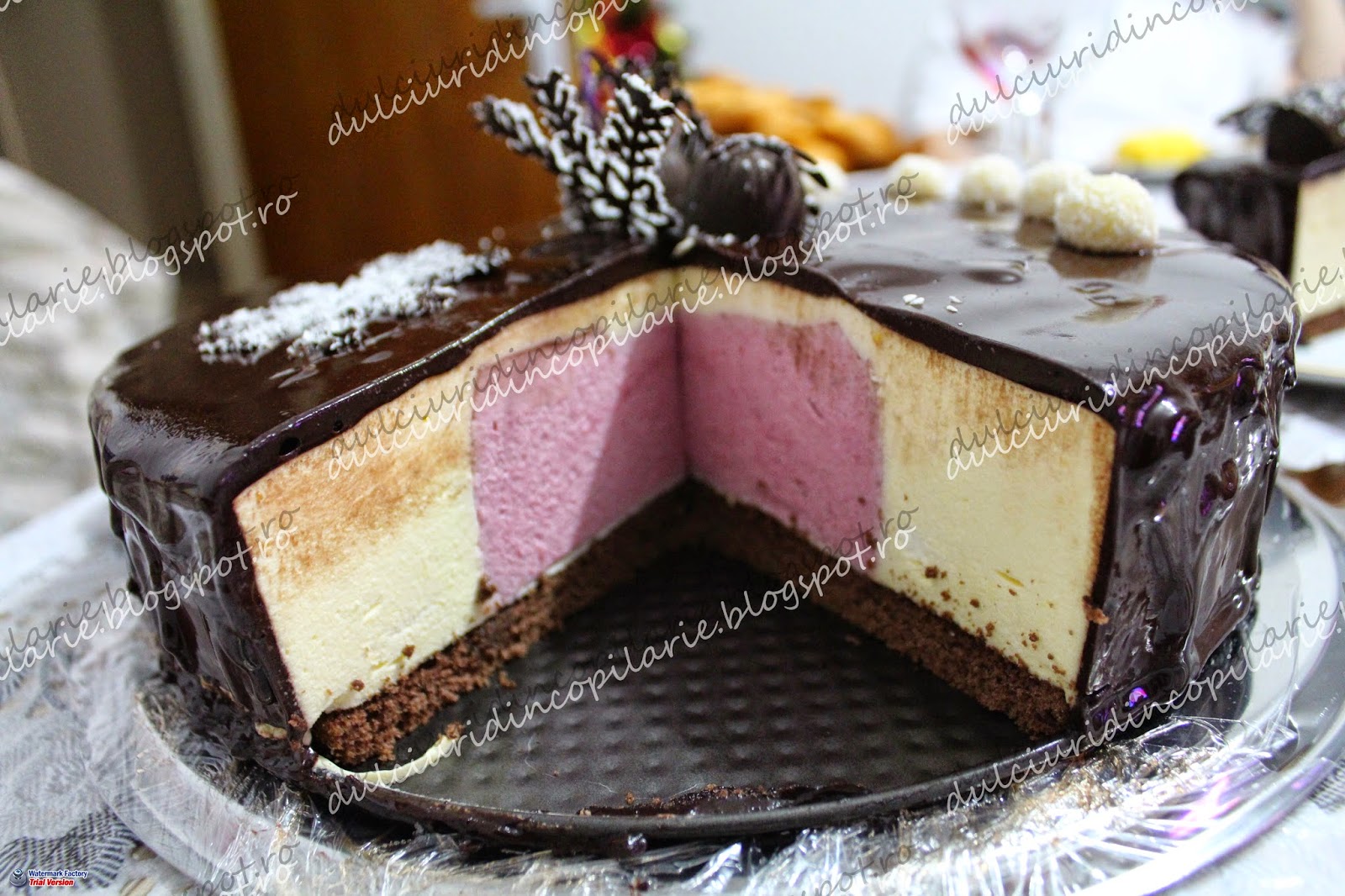 Dulciuri din copilarie: Tort „Mousse fructe de padure si frisca”